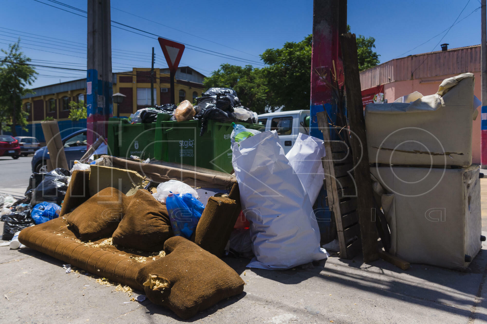 Cerca de 80 toneladas diarias de basura acumula Santiago por paro de ...